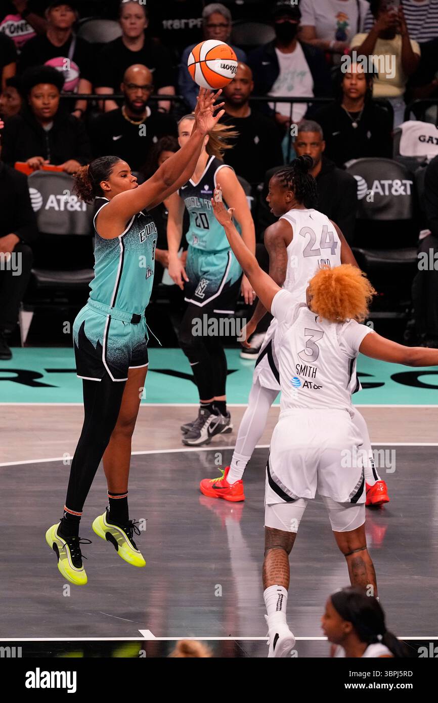 BROOKLYN, NY - JULY 08: New York Liberty Center Nyara Sabelly (8 ...