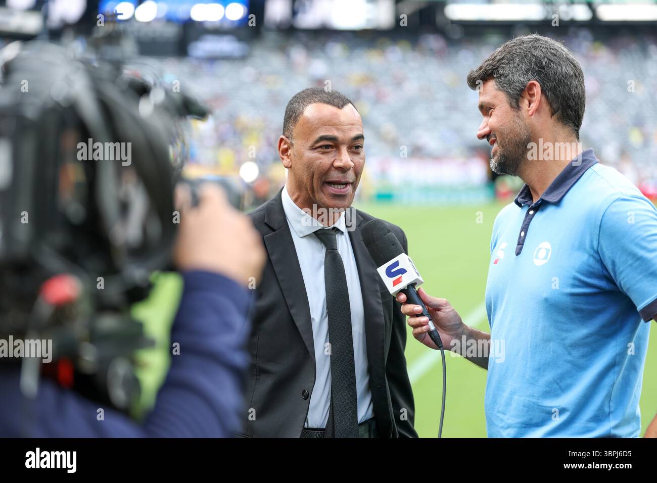 Cafu, a former player, is seen before the match between Fluminense and ...