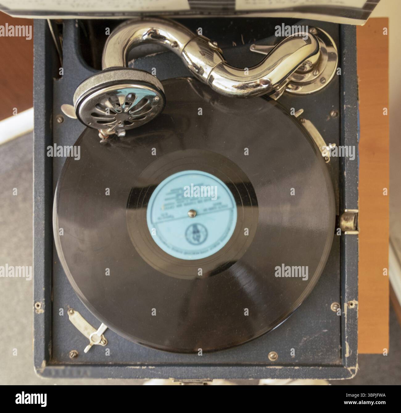 Vintage gramophone with record, top view Stock Photo - Alamy