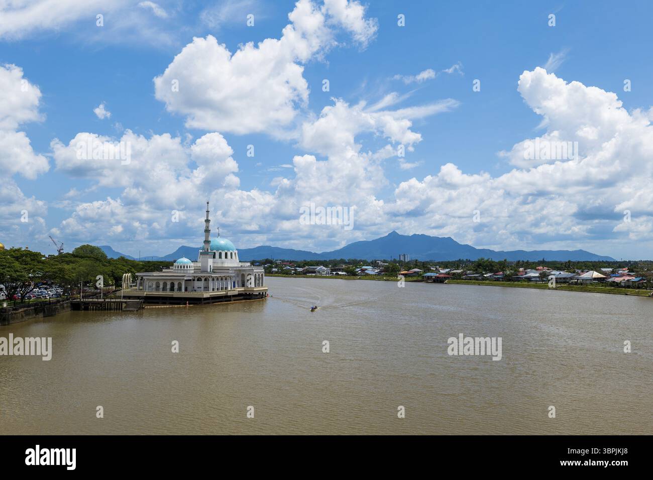 India Mosque Kuching Sarawak, floating mosque on river in Kuching ...