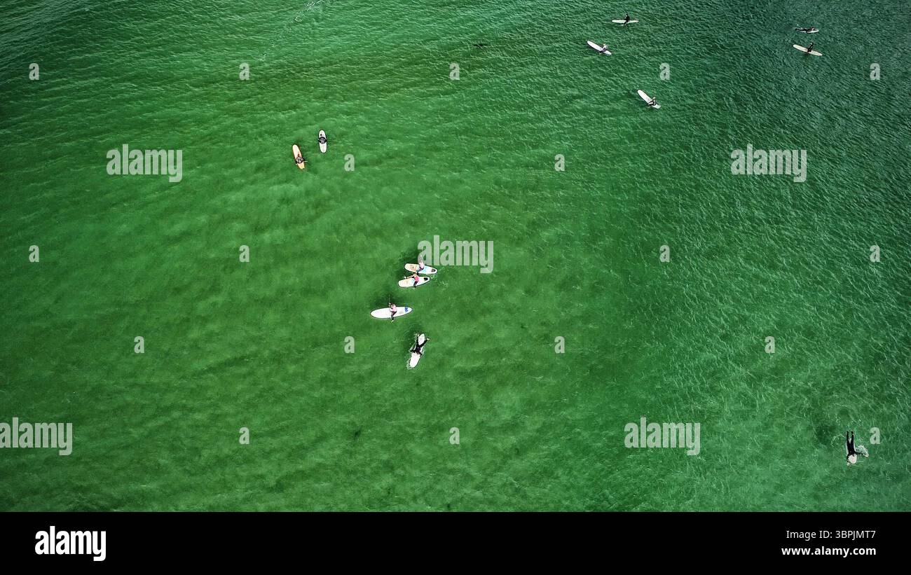 Blue waves in tropical ocean hi-res stock photography and images - Alamy