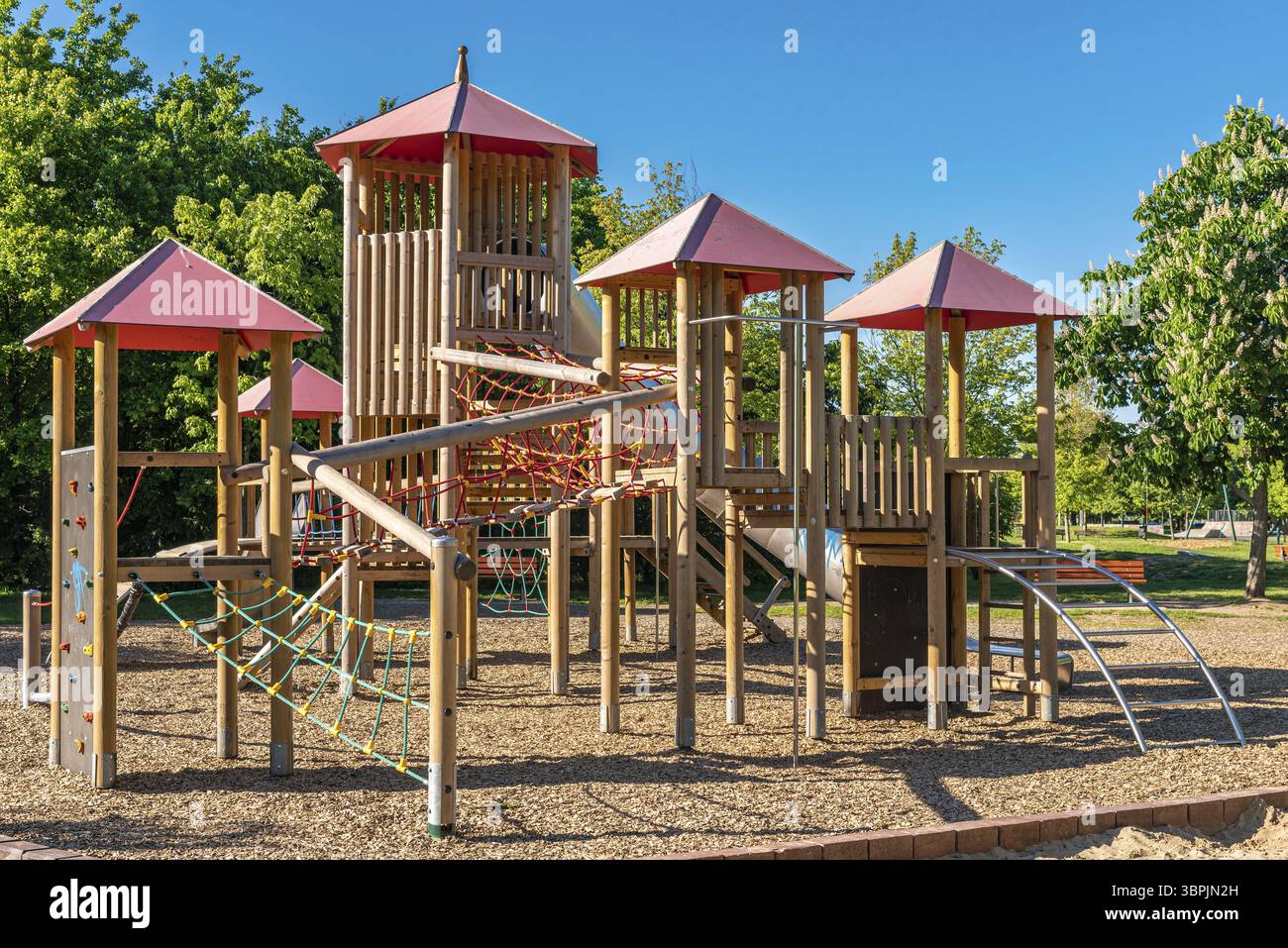 Piling with rope hi-res stock photography and images - Alamy