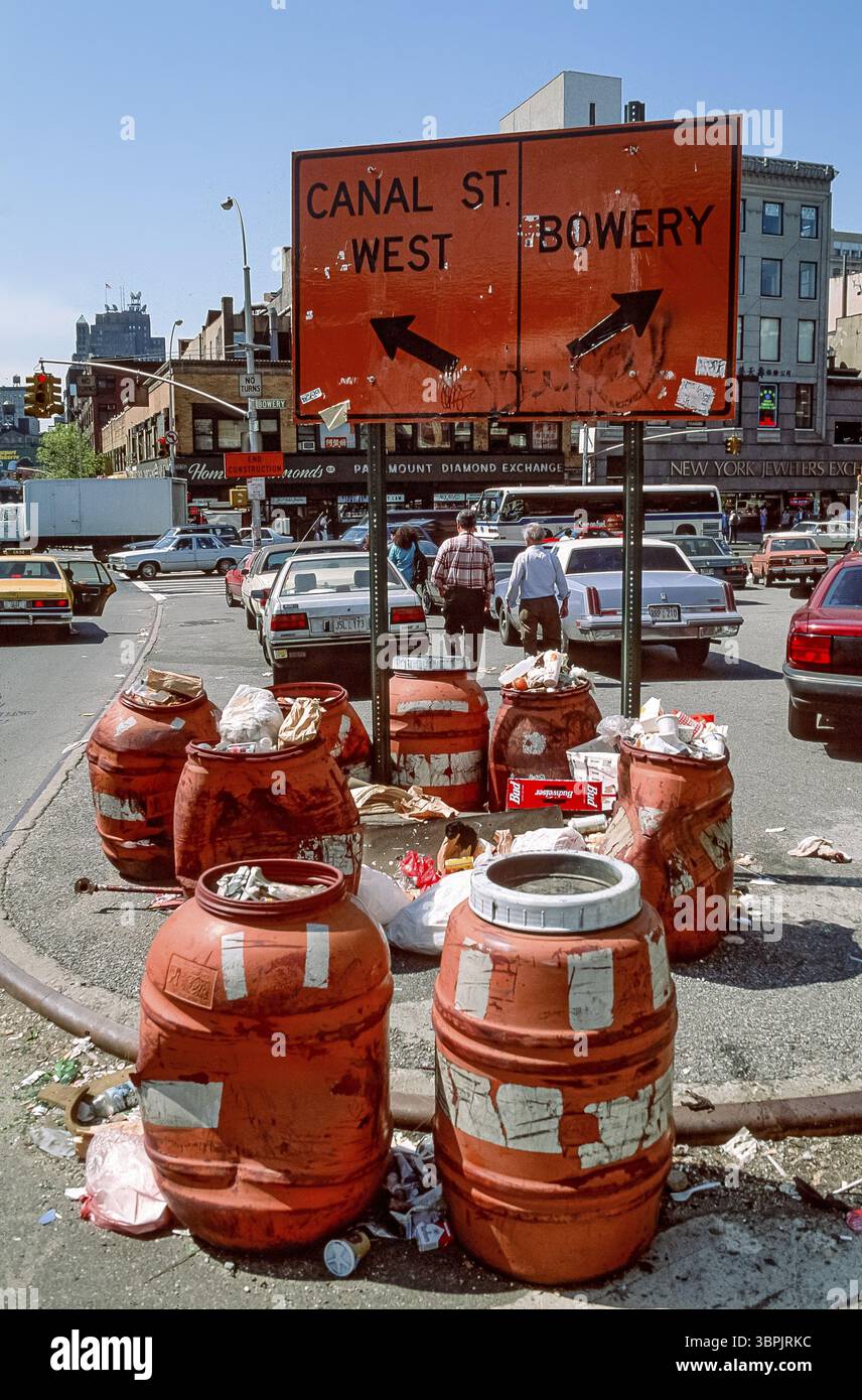 New York, Manhattan, fork in the road at Canal Street, Bowery, 1993 ...
