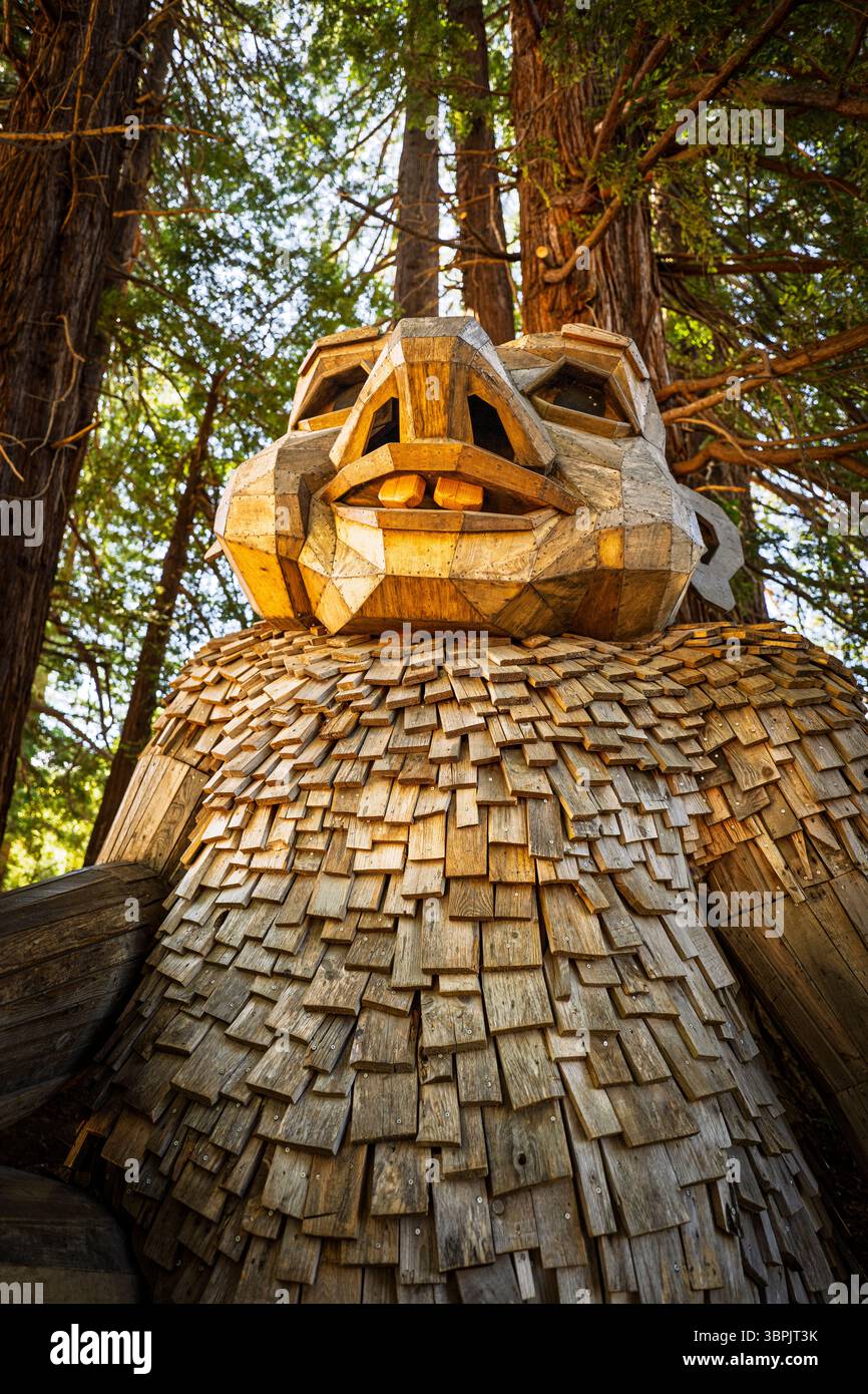 Unique giant sculpture hi-res stock photography and images - Alamy