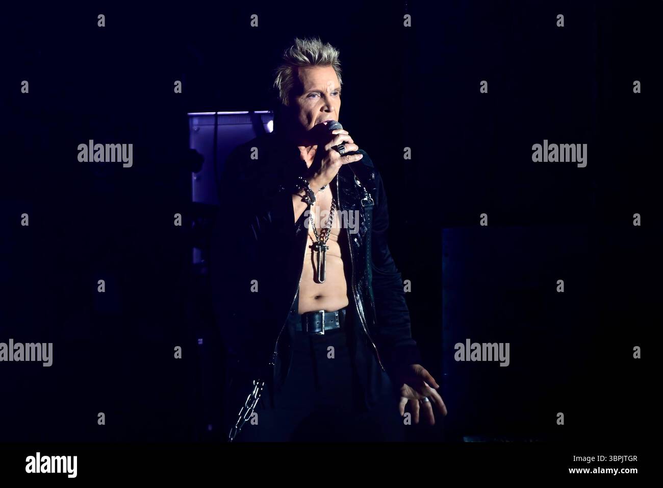 Konzert des Rockidols Billy Idol auf Burg Clam in Oberösterreich, am 04 ...