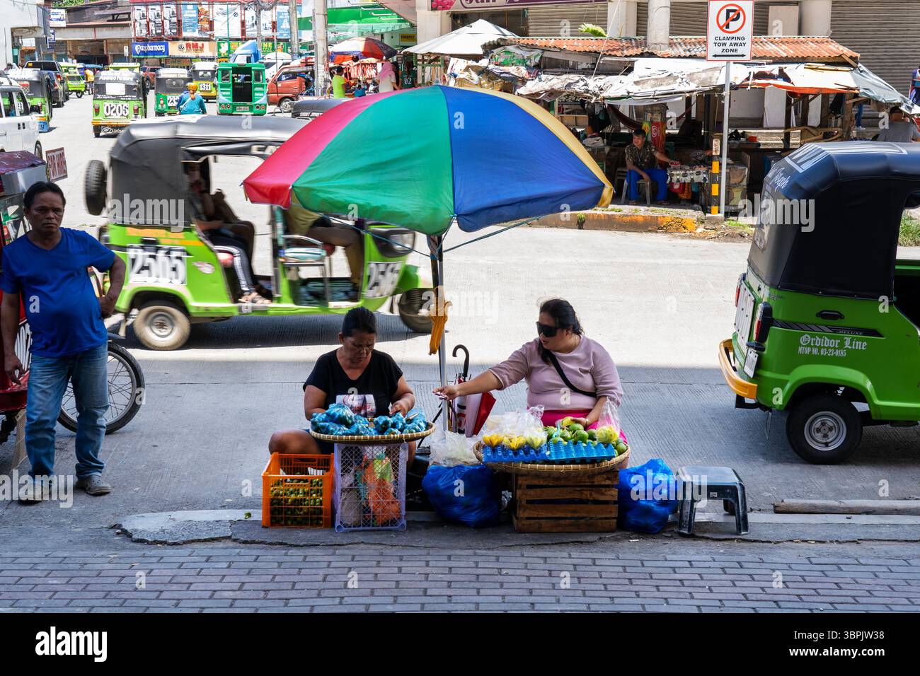 Street vendors in the Philippines Stock Photo - Alamy