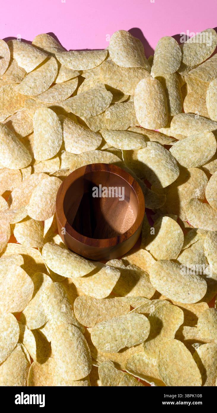 Empty potato chips bowl hi-res stock photography and images - Alamy