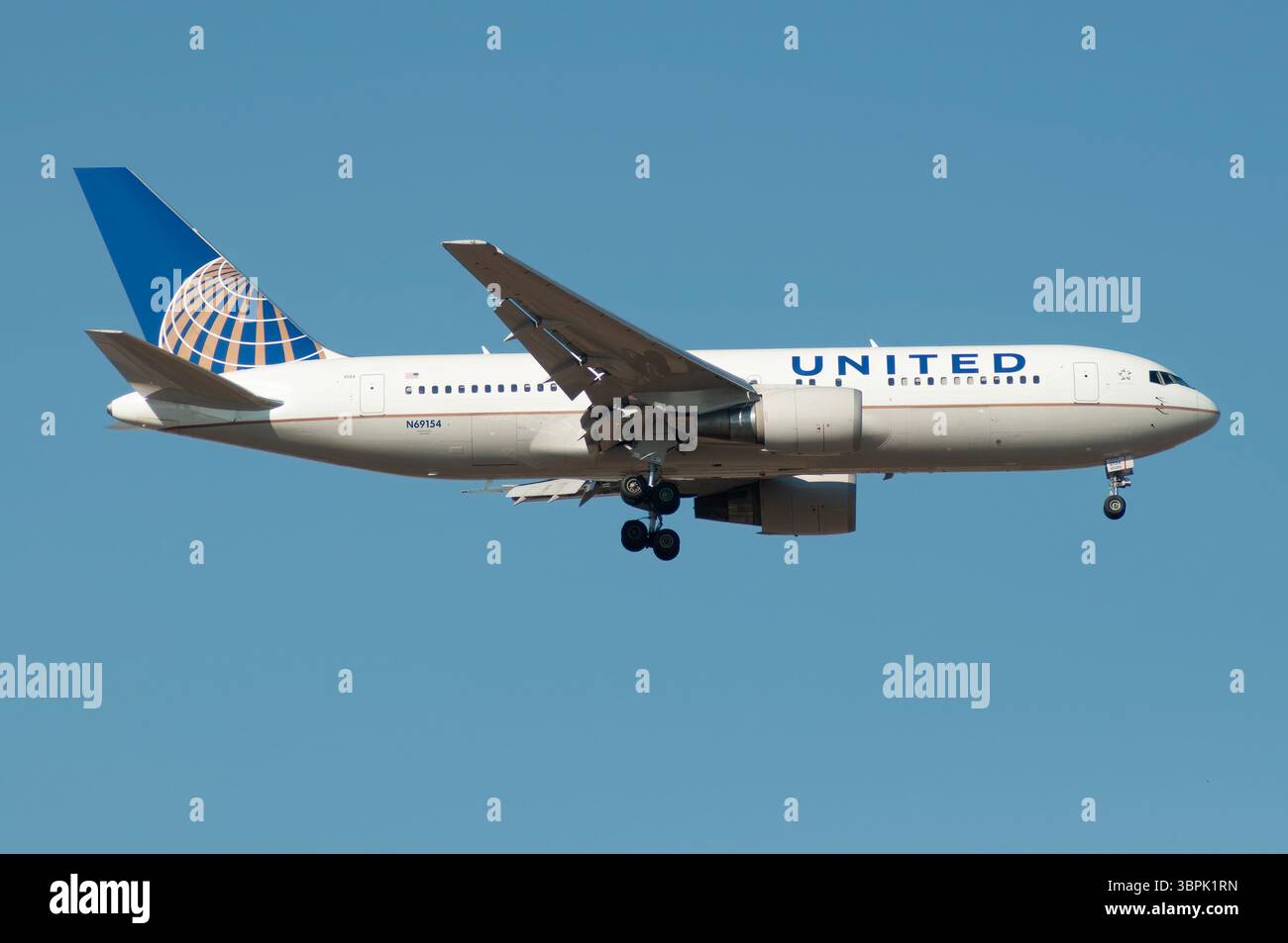 Avion de united airlines hi-res stock photography and images - Alamy