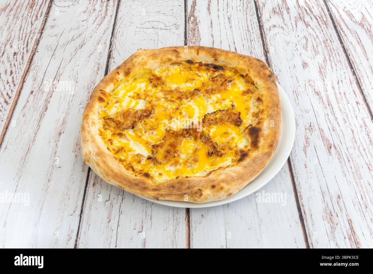 Wood-Fired Oven: The gold standard for Neapolitan pizza Stock Photo - Alamy