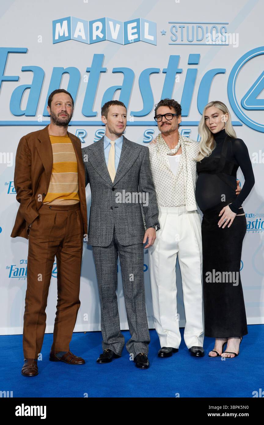 Ebon Moss-Bachrach, Joseph Quinn, Pedro Pascal und Vanessa Kirby beim Fan Event zum Kinofilm ...