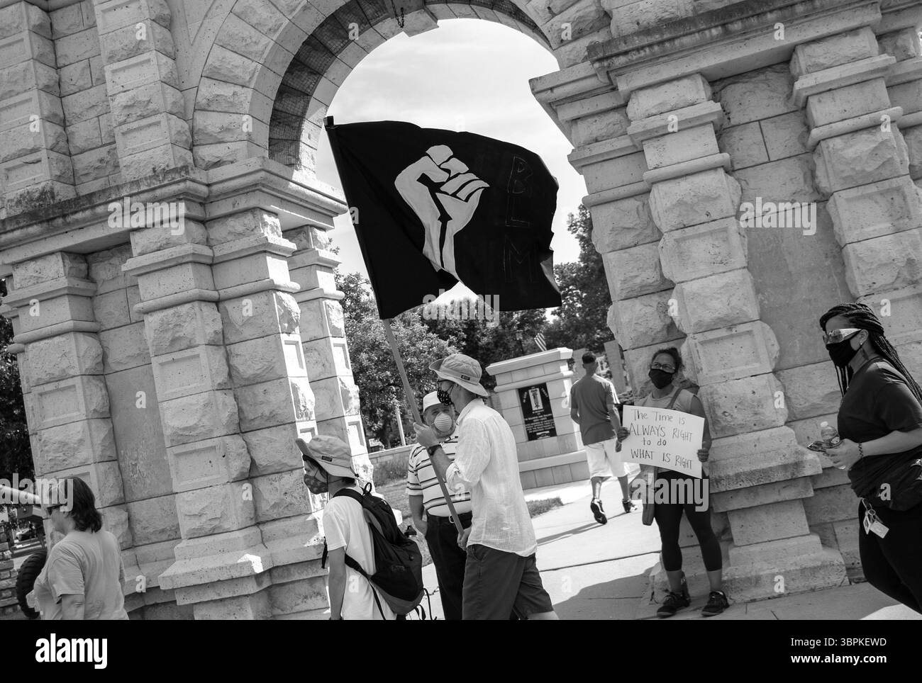 Black lives matter protests 2020 Black and White Stock Photos & Images ...