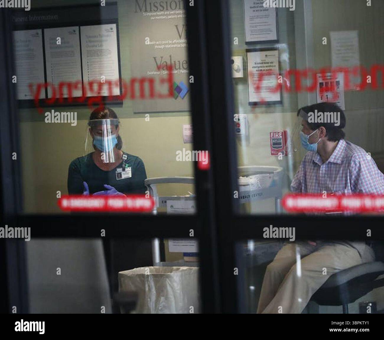 Sala de emergencias del hospital hi-res stock photography and images ...