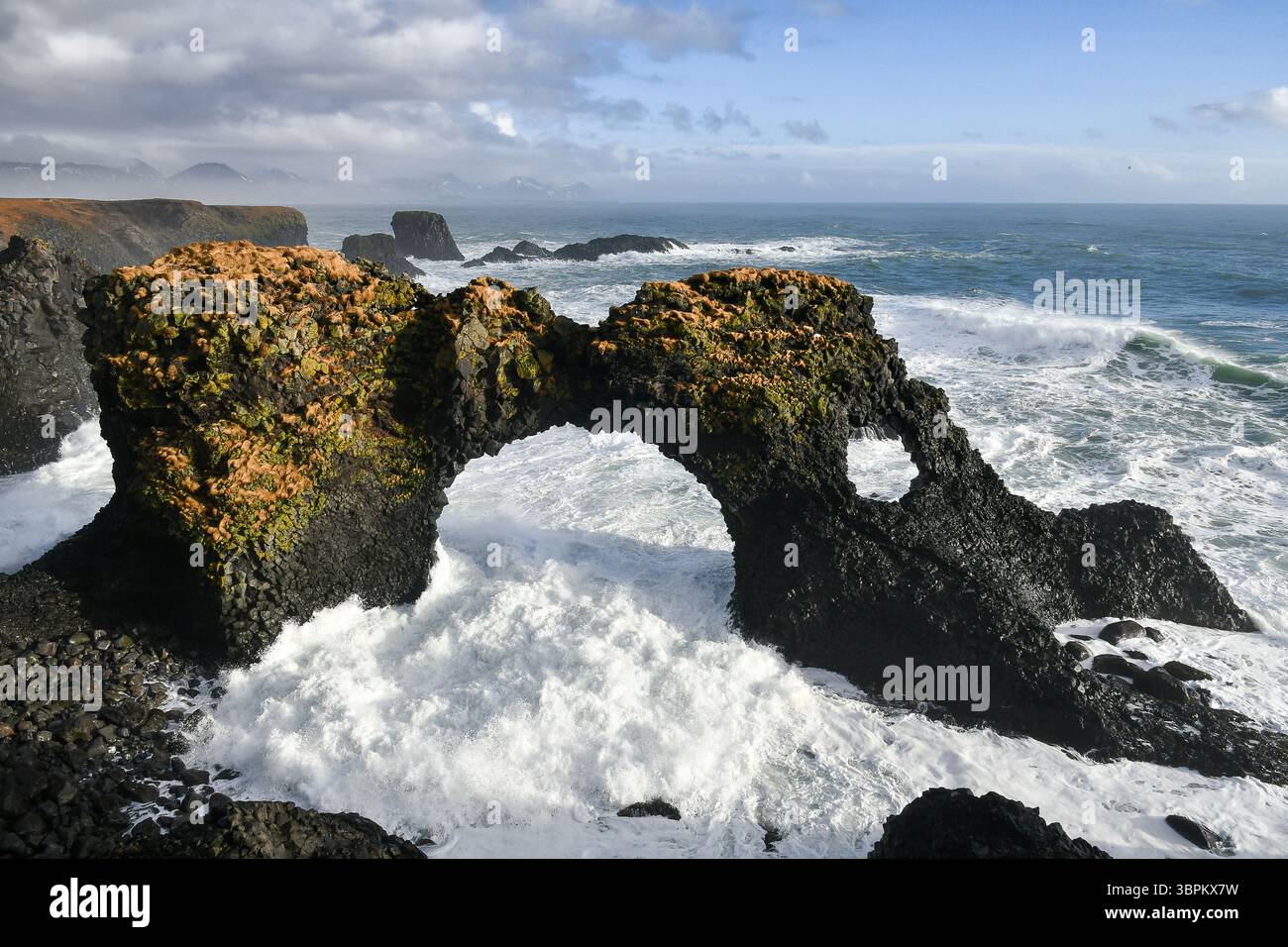 Gatklettur arch iceland hi-res stock photography and images - Alamy