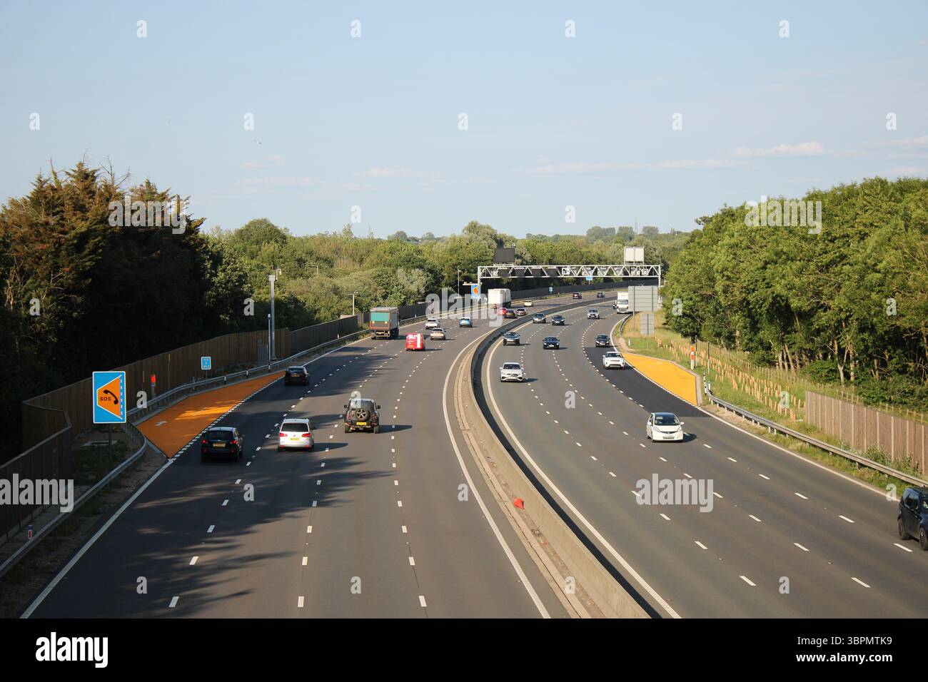 Smart motorways sign hi-res stock photography and images - Alamy