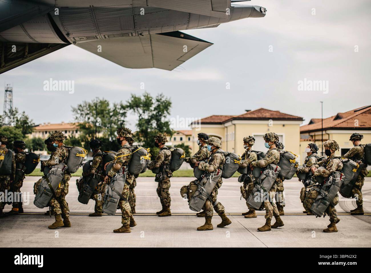 June 24, 2020 - Italy - U.S. Army paratroopers assigned to 2nd ...