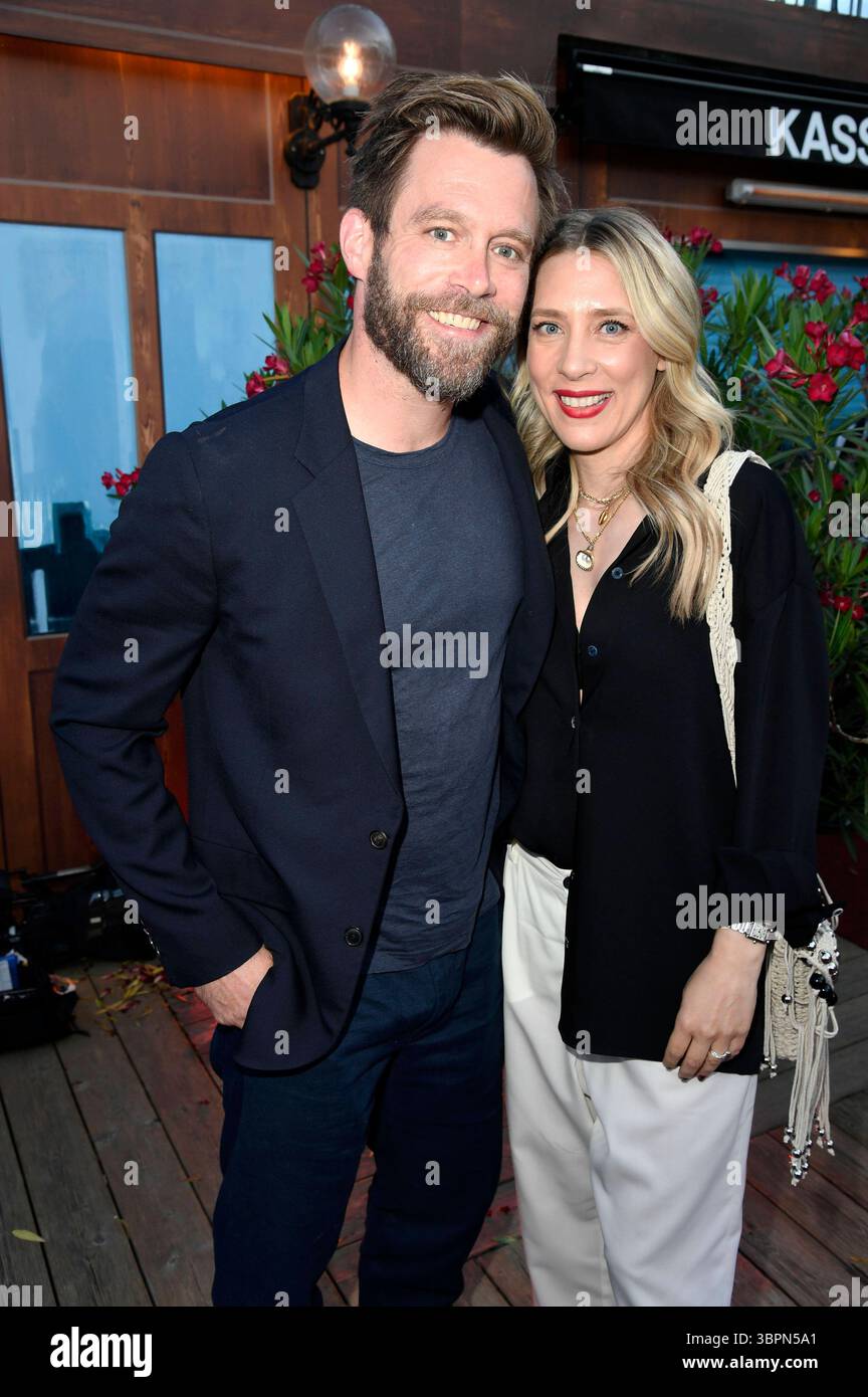 Ken Duken und Marisa Leonie Bach beim Fest der Produktionsallianz 2025 im Tipi am Kanzleramt ...