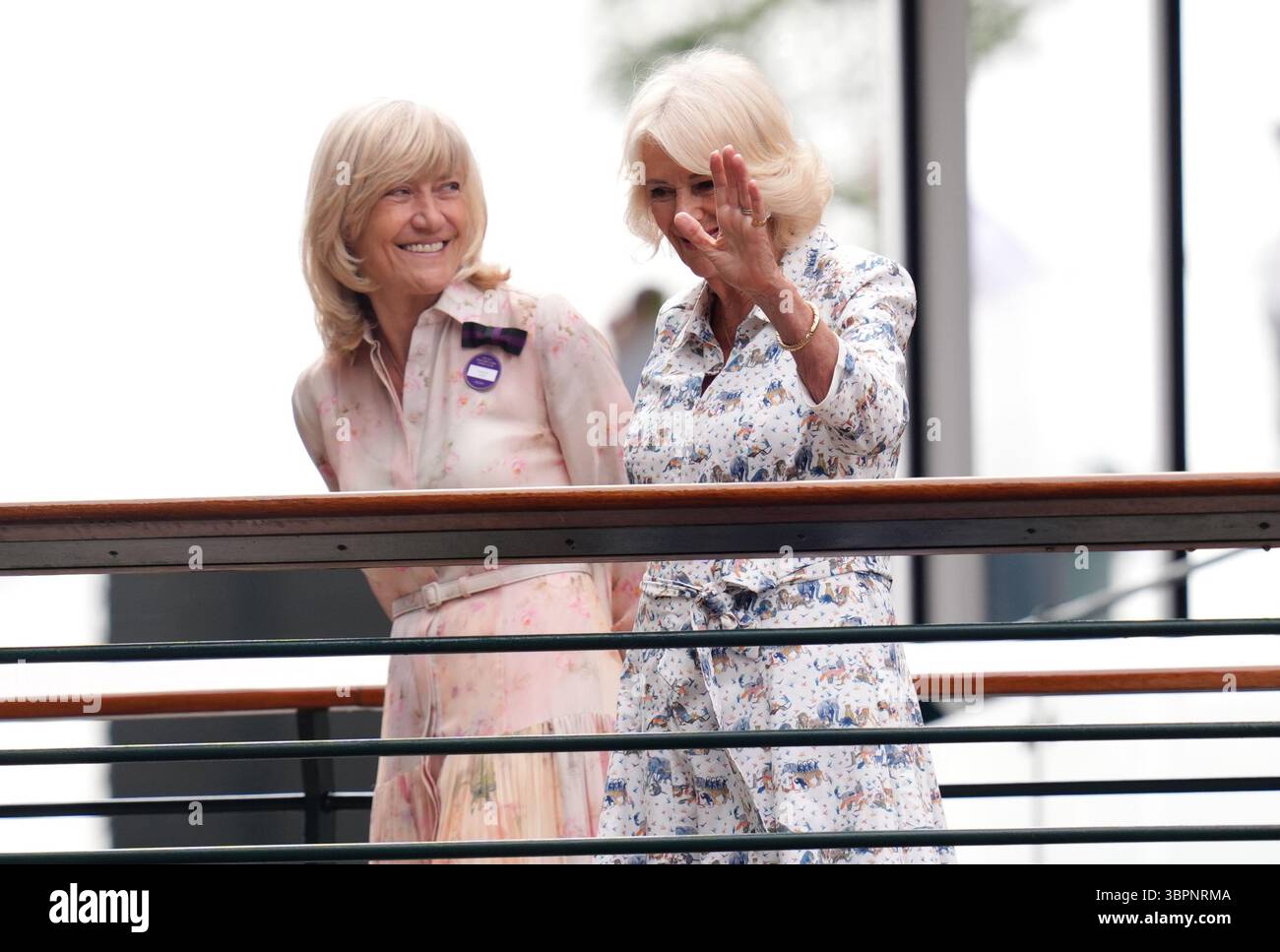 Queen Camilla with AELTC chair Debbie Jevans on her arrival at the All ...