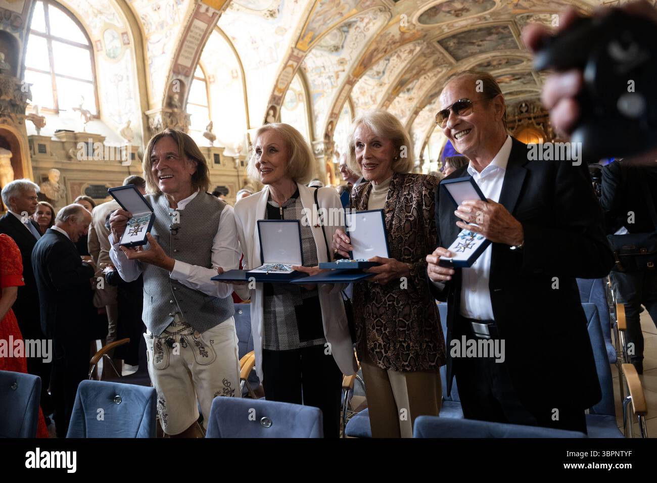 09 July 2025, Bavaria, Munich: Jürgen Drews (l-r), Alice and Ellen ...