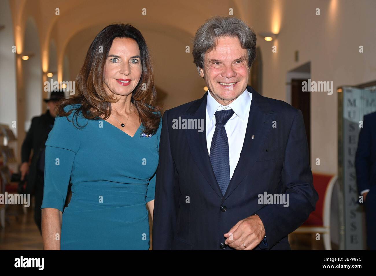 Michael KAEFER Gross-Gastronom, mit Ehefrau Clarissa, Verleihung ...