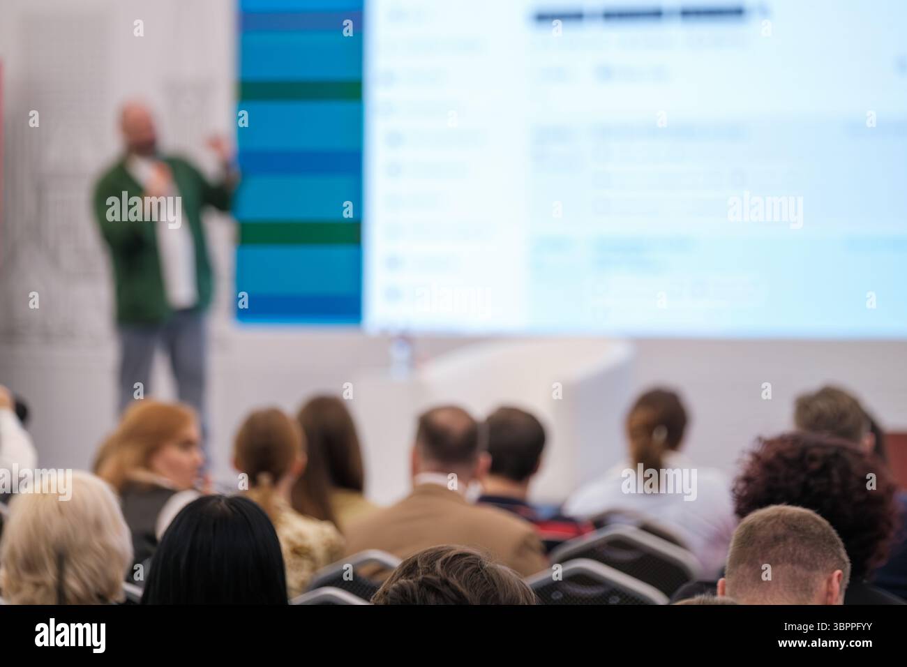 Projection screen visible hi-res stock photography and images - Alamy
