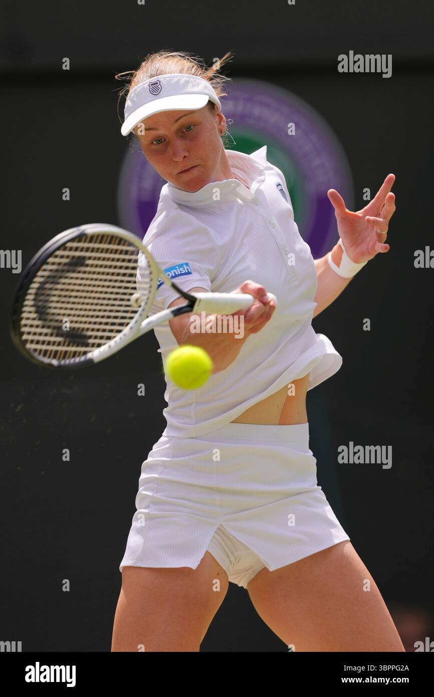 Liudmilla Samsonova of Russia returns to Iga Swiatek of Poland during ...