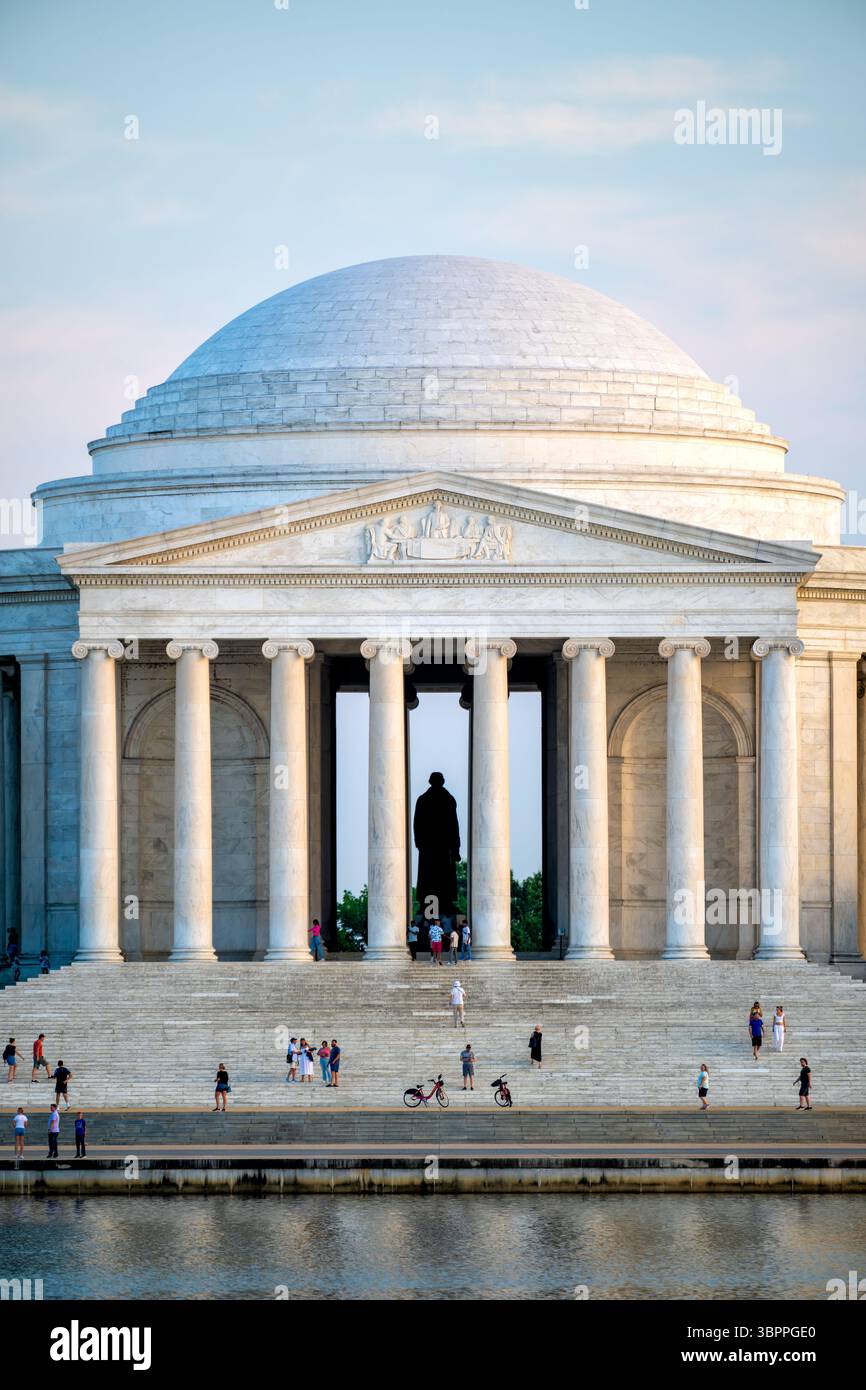 WASHINGTON DC — The marble pediment sculpture Drafting the Declaration ...