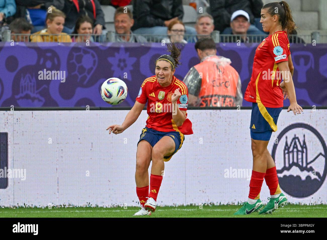 Mariona Caldentey (8) of Spain and Patri Guijarro (12) of Spain ...