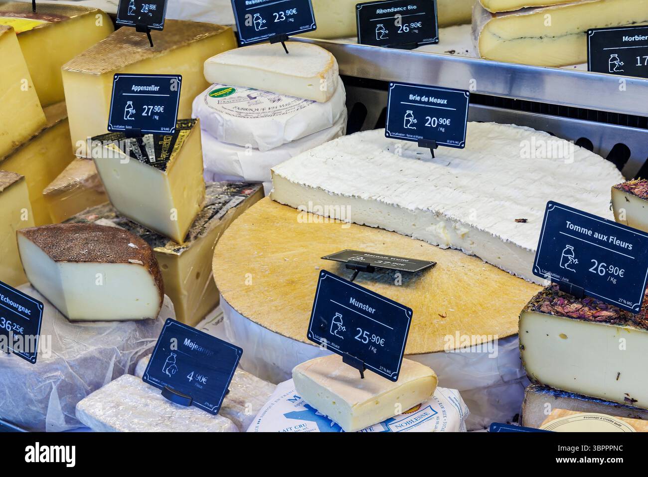 Local cheese hi-res stock photography and images - Alamy