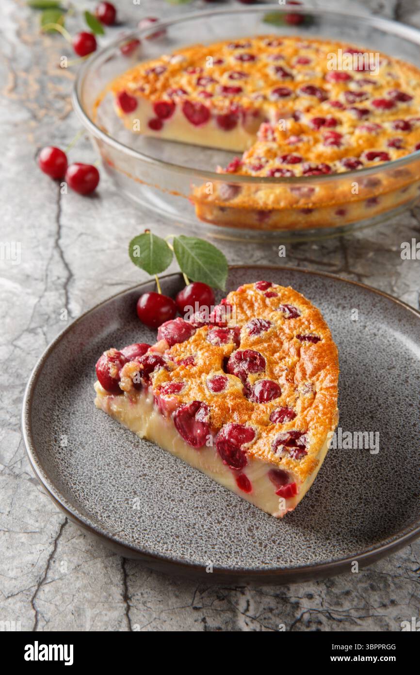 Pour in clafoutis pie hi-res stock photography and images - Alamy