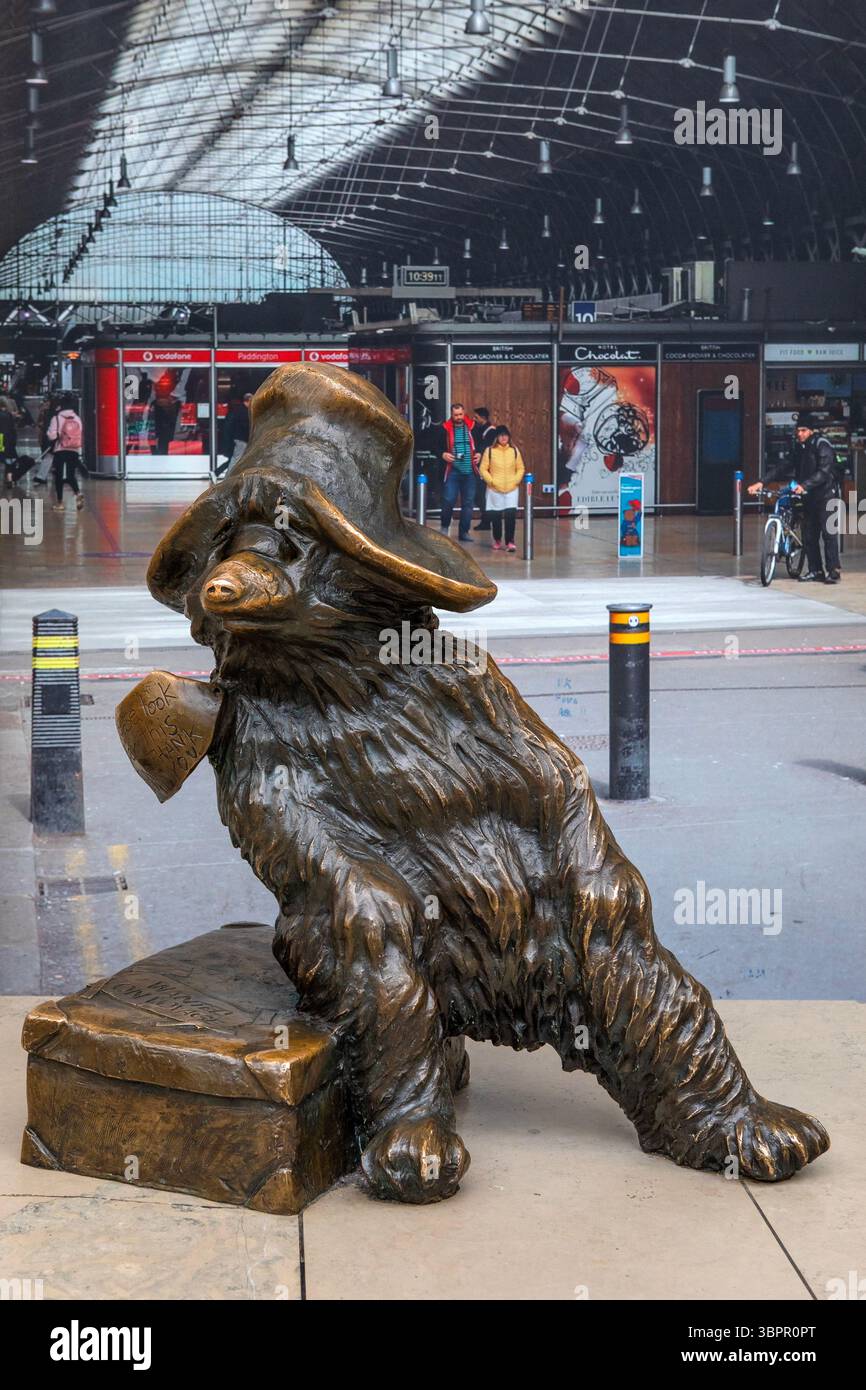 London, UK - March 24th 2025: Bronze statue of Paddington Bear at ...
