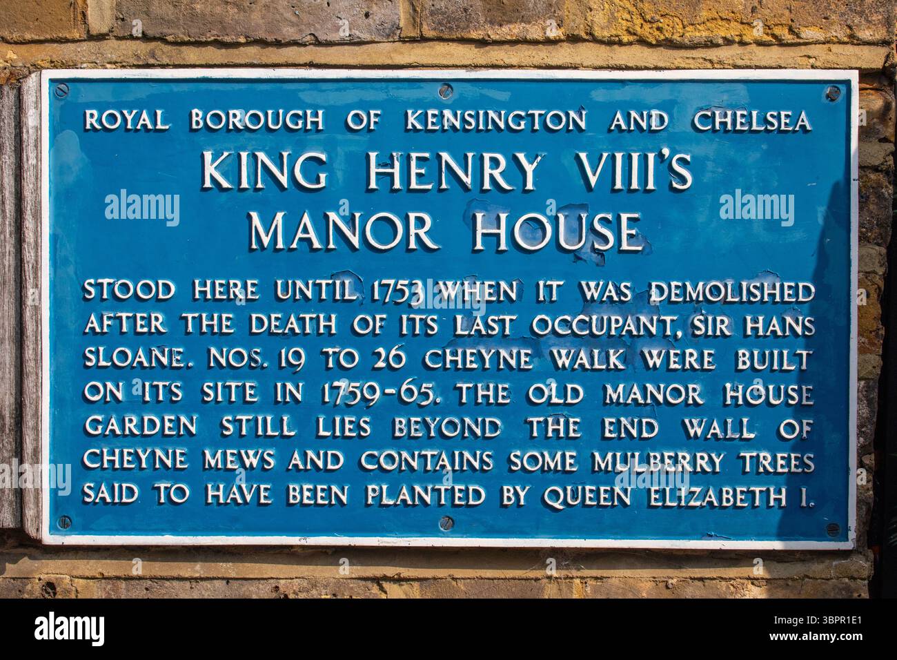 London, UK - March 24th 2025: A blue plaque on Cheyne Walk in Chelsea ...