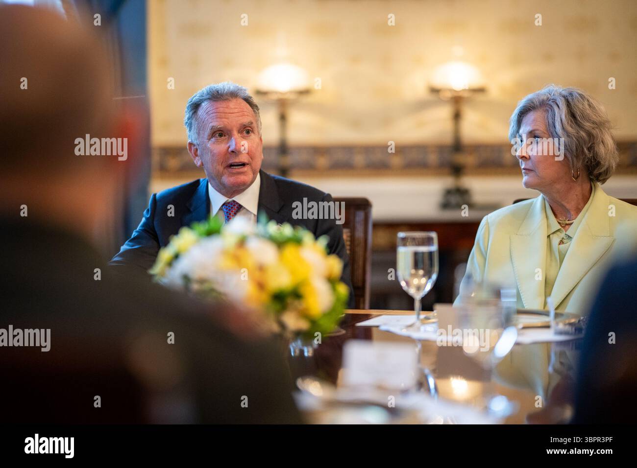 Trump iran war room hi-res stock photography and images - Alamy