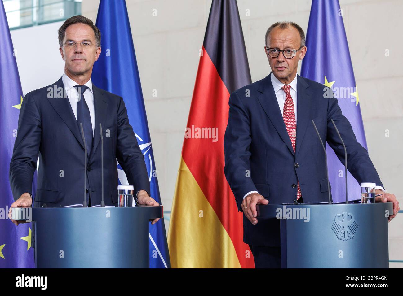 Pressekonferenz mit Bundeskanzler Friedrich Merz und Generalsekretärs ...