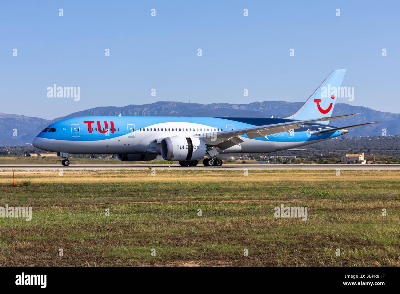 TUI Boeing 787-8 Dreamliner Flugzeug Flughafen Palma de Mallorca in ...