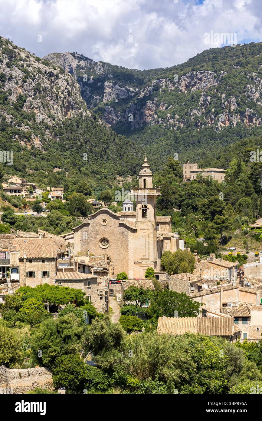 Valldemossa Dorf auf Mallorca mit Kirche Urlaub an der Serra de ...