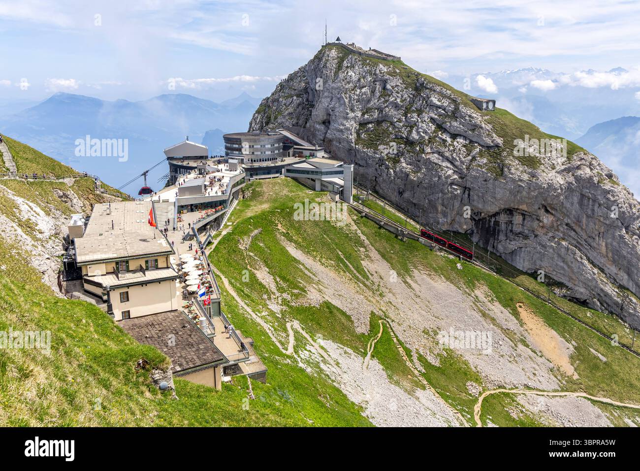 Berg Pilatus Berggipfel mit Seilbahn und Zahnradbahn in den Schweizer ...