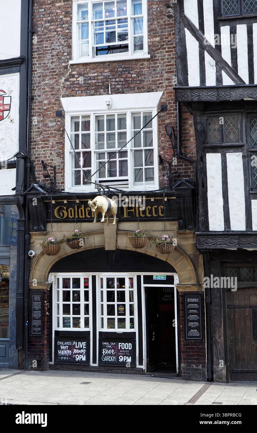 The Golden Fleece, York's most haunted pub, York, North Yorkshire ...