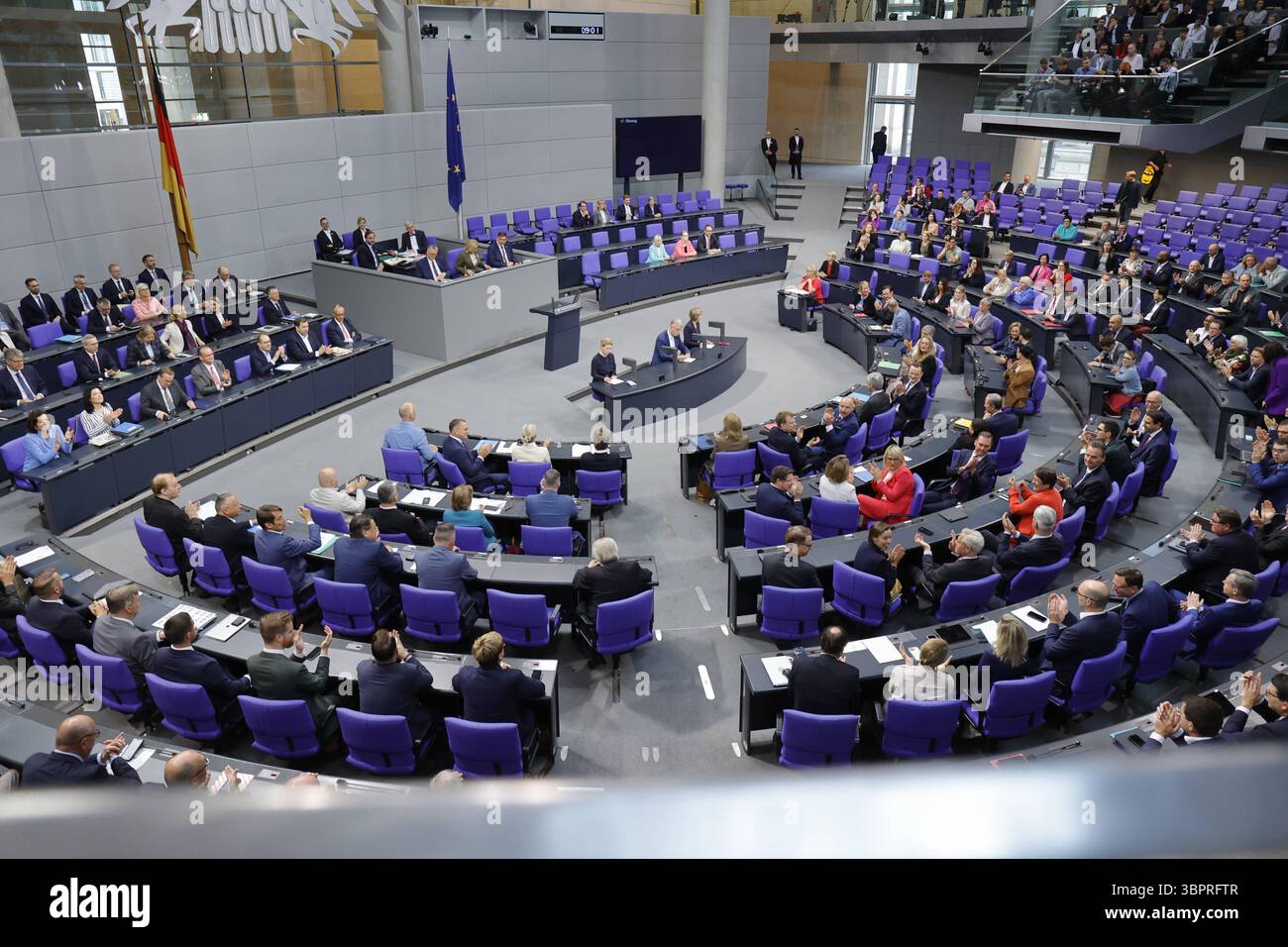 Deutschland, Berlin, Reichstag, 9. Juli 2025 17. Sitzung ...
