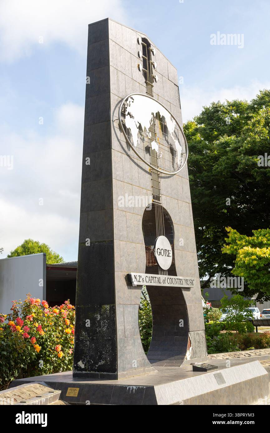 Giant guitar statue monument in Gore (Maruawai), "New Zealand's capital ...