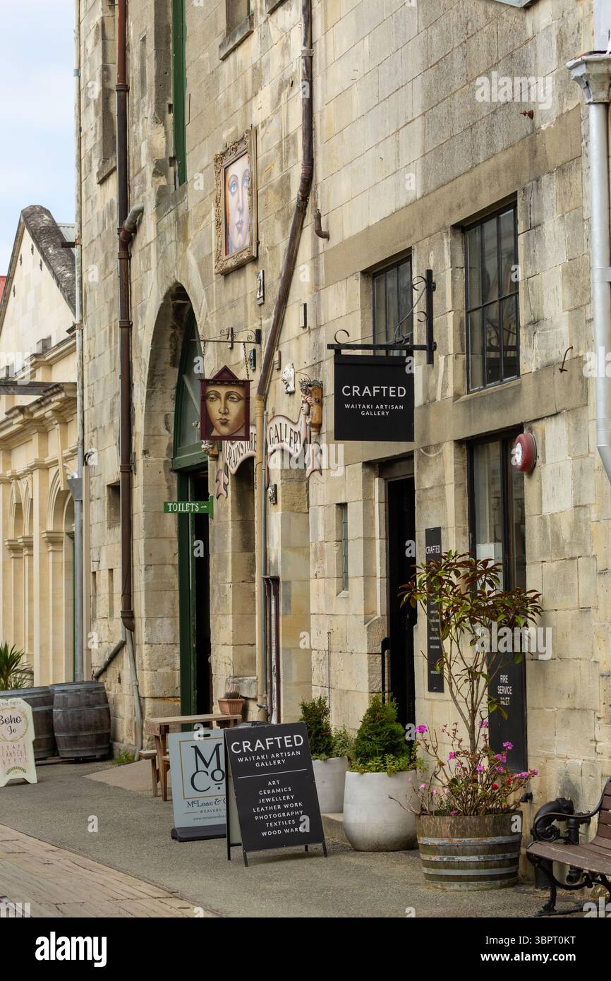 Nz artwork hi-res stock photography and images - Alamy