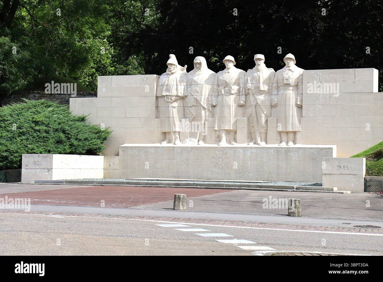 Monument to the Children of Verdun, war memorial, town of Verdun, Meuse ...