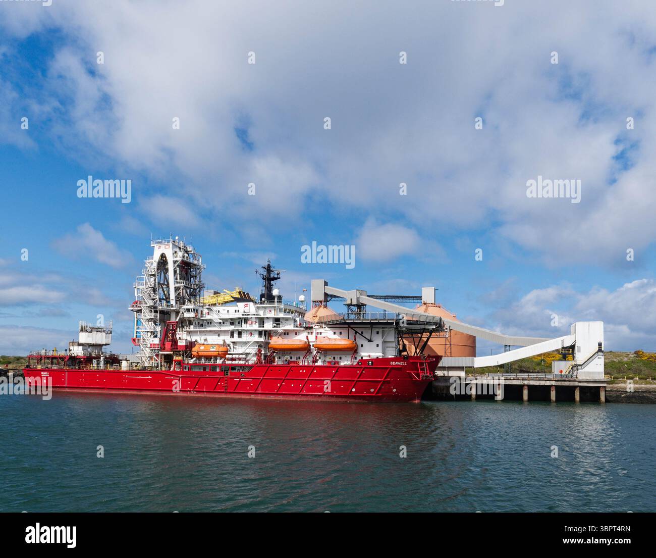 The Seawell is a dynamically positioned light well intervention and ...