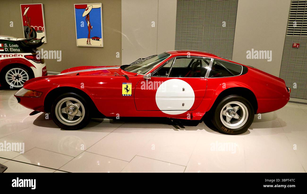 NART Ferrari 365 GTB/4 Daytona Stock Photo - Alamy