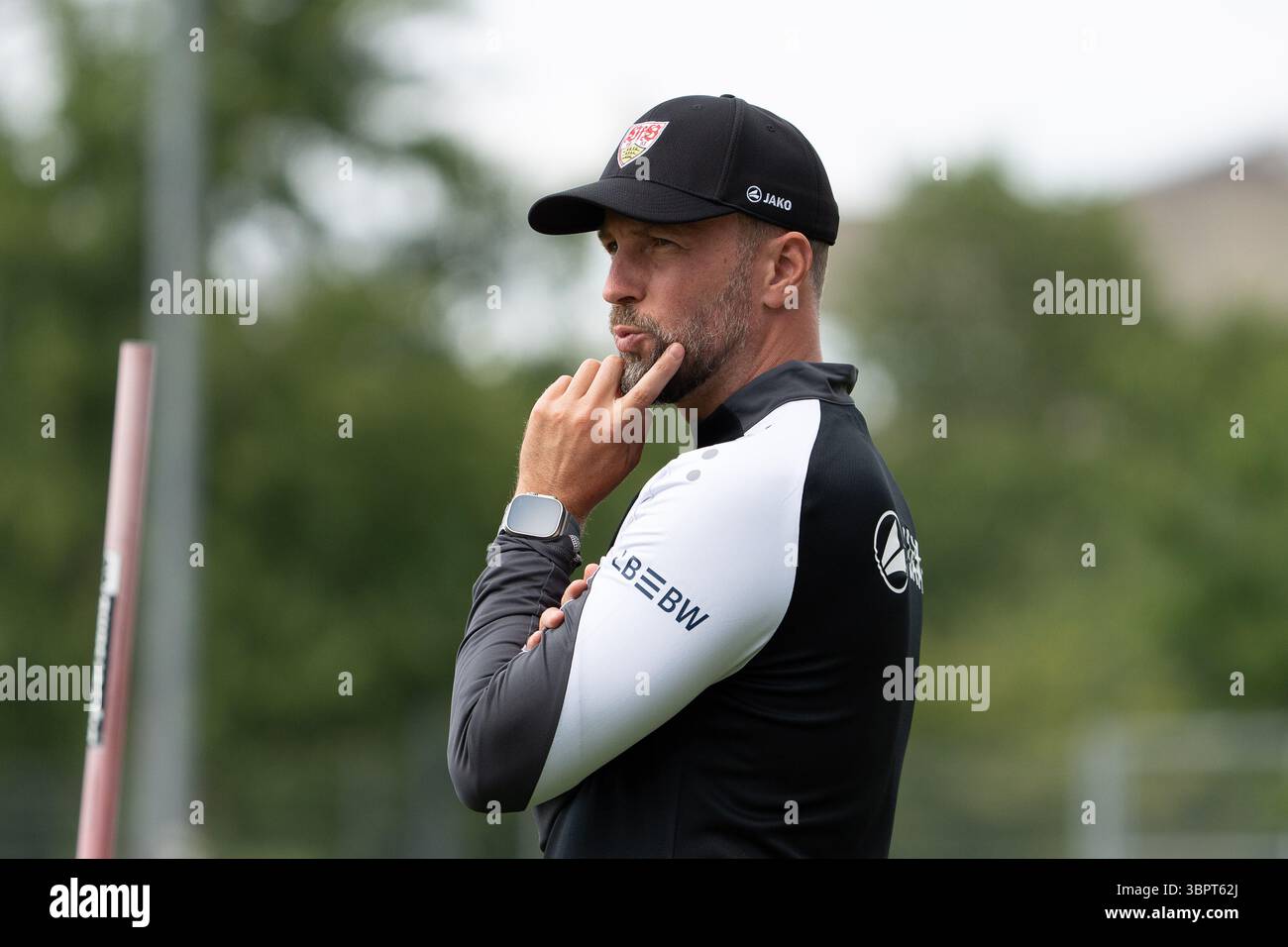 Sebastian Hoeneß (VfB Stuttgart, #trainer) im Training, Portrait, VfB ...