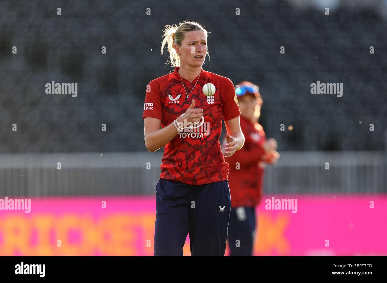 Cricket lauren bell england hi-res stock photography and images - Alamy