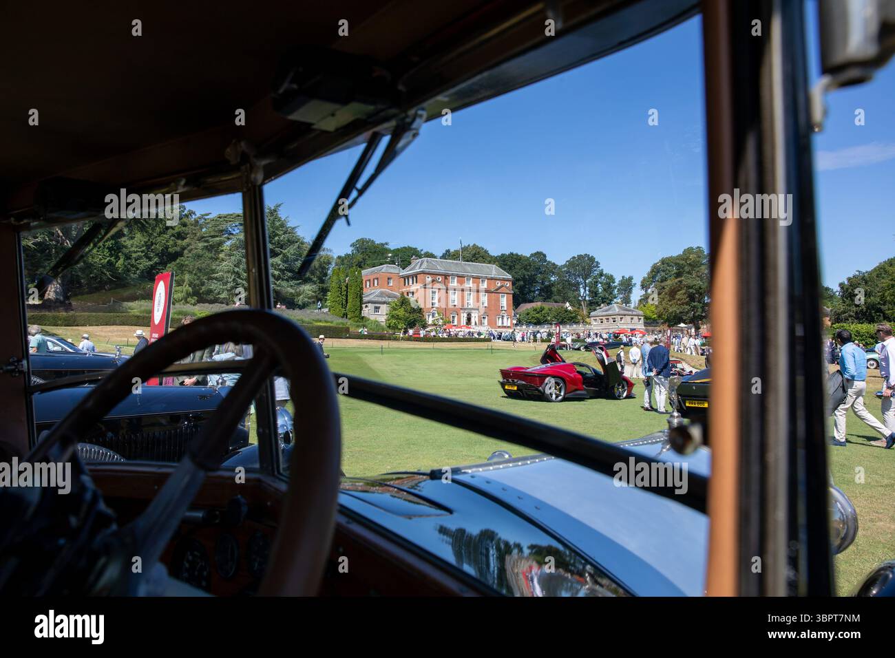 Epsom rac club house hi-res stock photography and images - Alamy