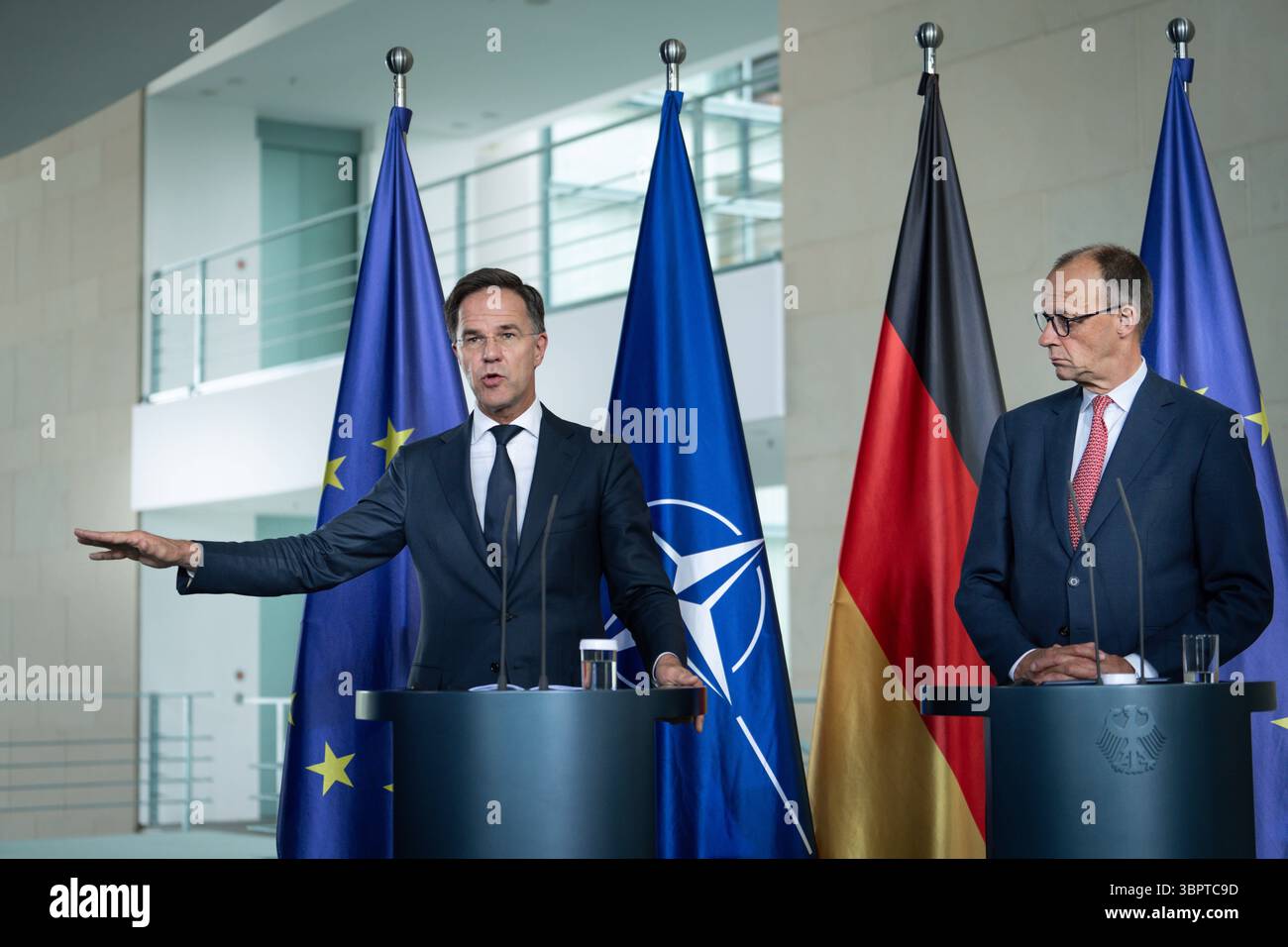 Pressekonferenz Bundeskanzler Merz mit NATO Generalsekretaer Rutte ...