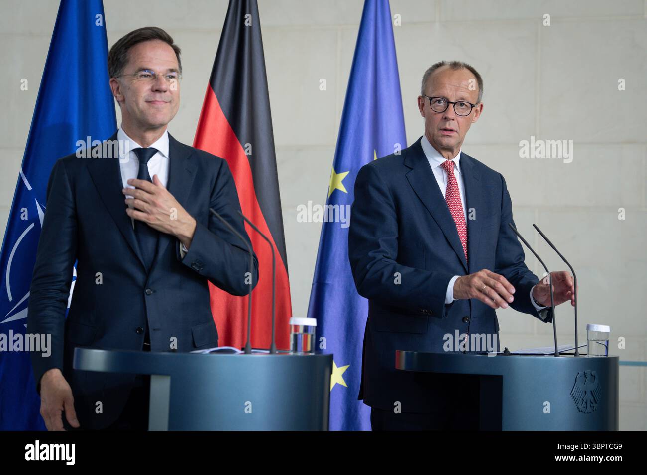 Pressekonferenz Bundeskanzler Merz mit NATO Generalsekretaer Rutte ...