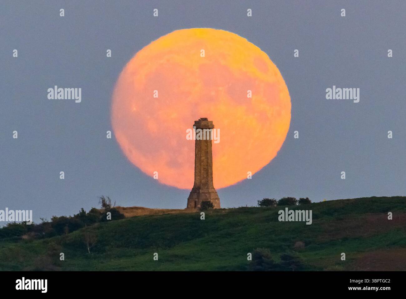 Portesham, Dorset, UK. 9th July 2025. UK Weather. The almost full Buck ...