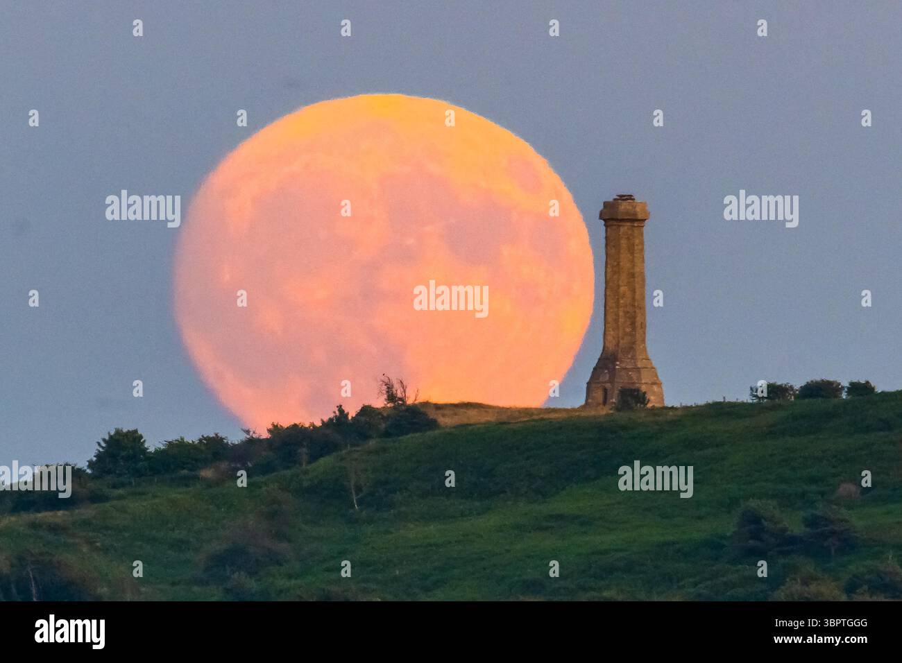 Portesham, Dorset, UK. 9th July 2025. UK Weather. The almost full Buck ...